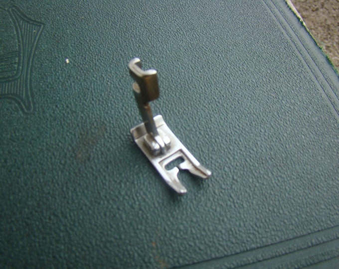 Original Vintage SIMANCO Singer Sewing Machine Part 172075 Standard ...