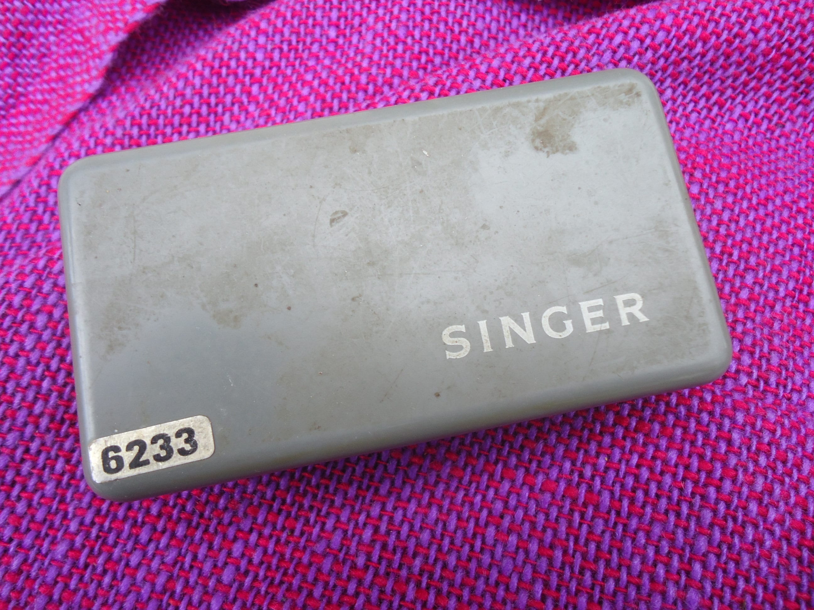 Singer 6233 Sewing Machine for sale| 44 ads