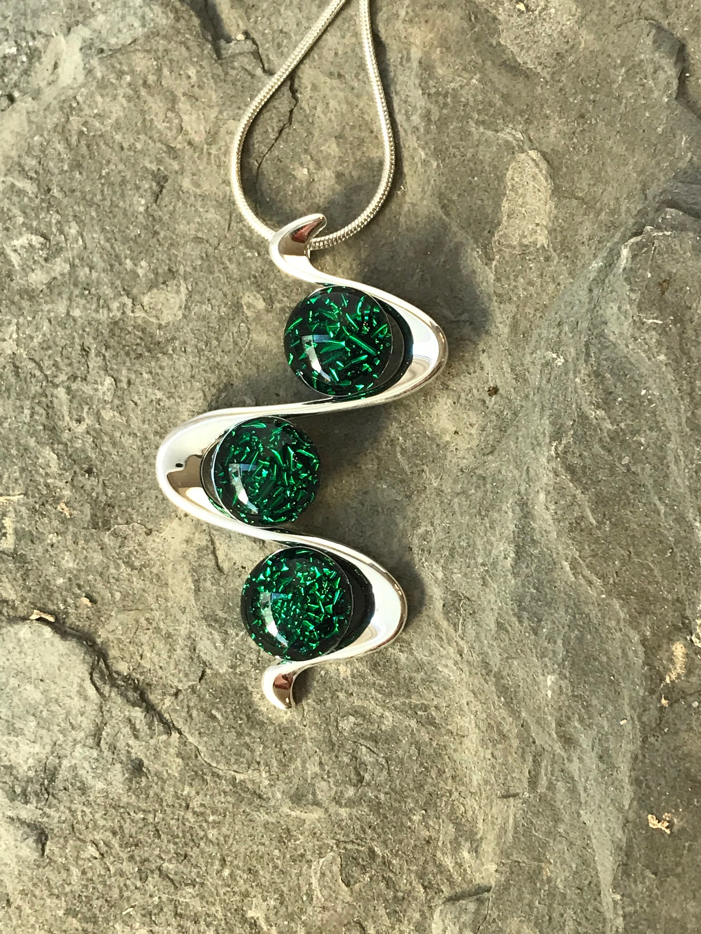 Emerald Green Dichroic Glass 3 Stone Superior Silver Plated | Etsy UK