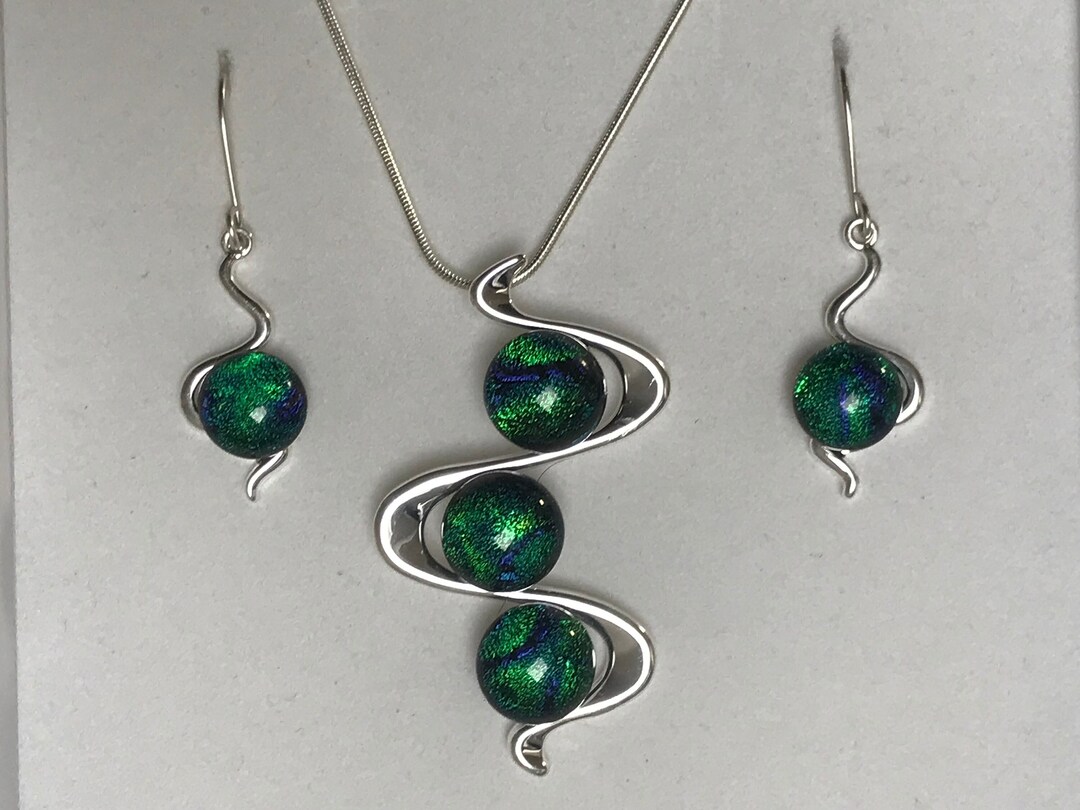 Emerald Green With Indigo Purple Ripple Pattern Dichroic Glass Pendant ...