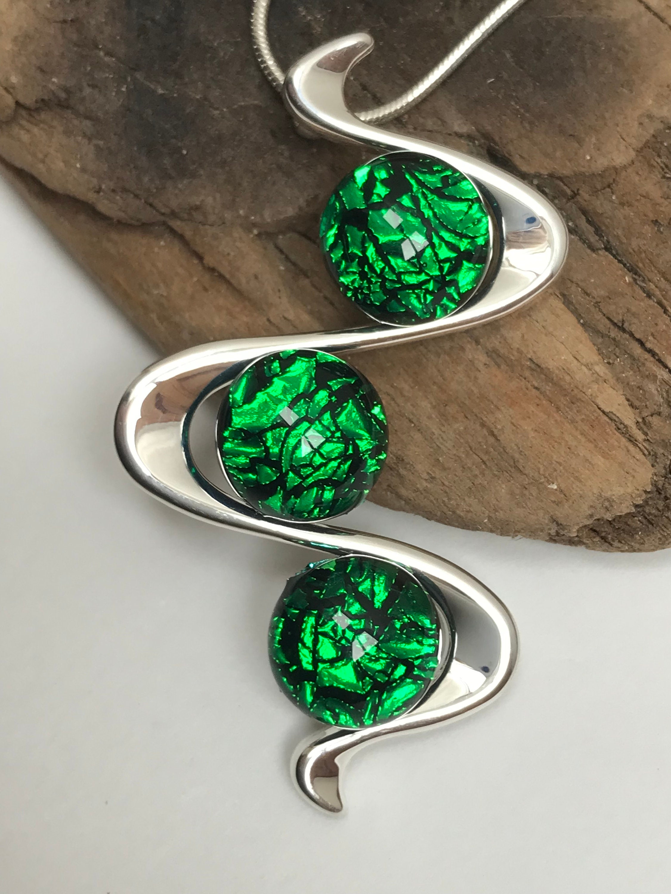 Emerald Green Dichroic Glass 3 Stone Superior Silver Plated - Etsy UK