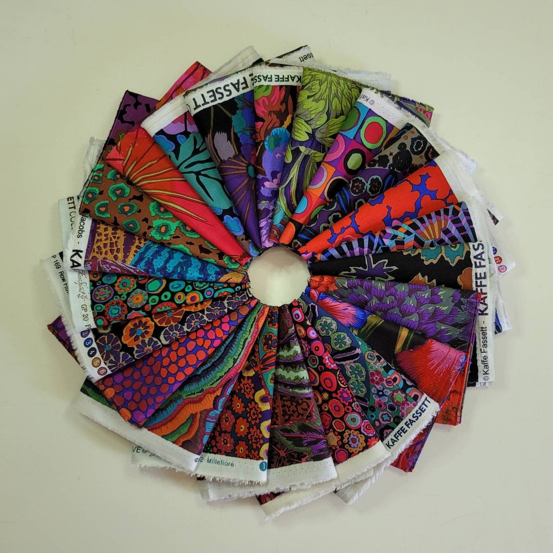 FAT QUARTER BUNDLE: Deep and Dark Super Bundle 20 Fat Quarters From the ...