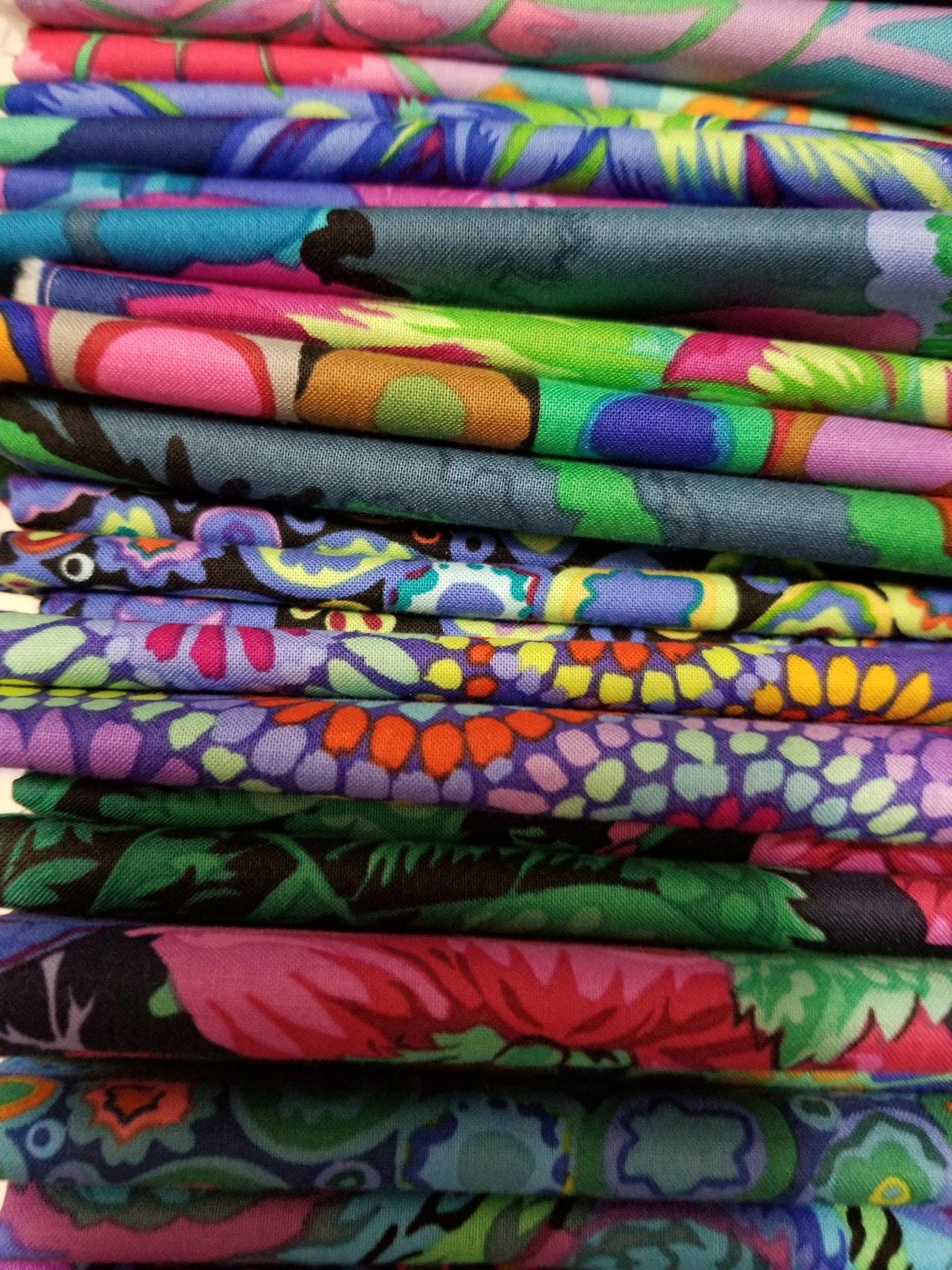 FAT QUARTER: Make Your Own Fat Quarter Bundle From "the Kaffe Fassett ...