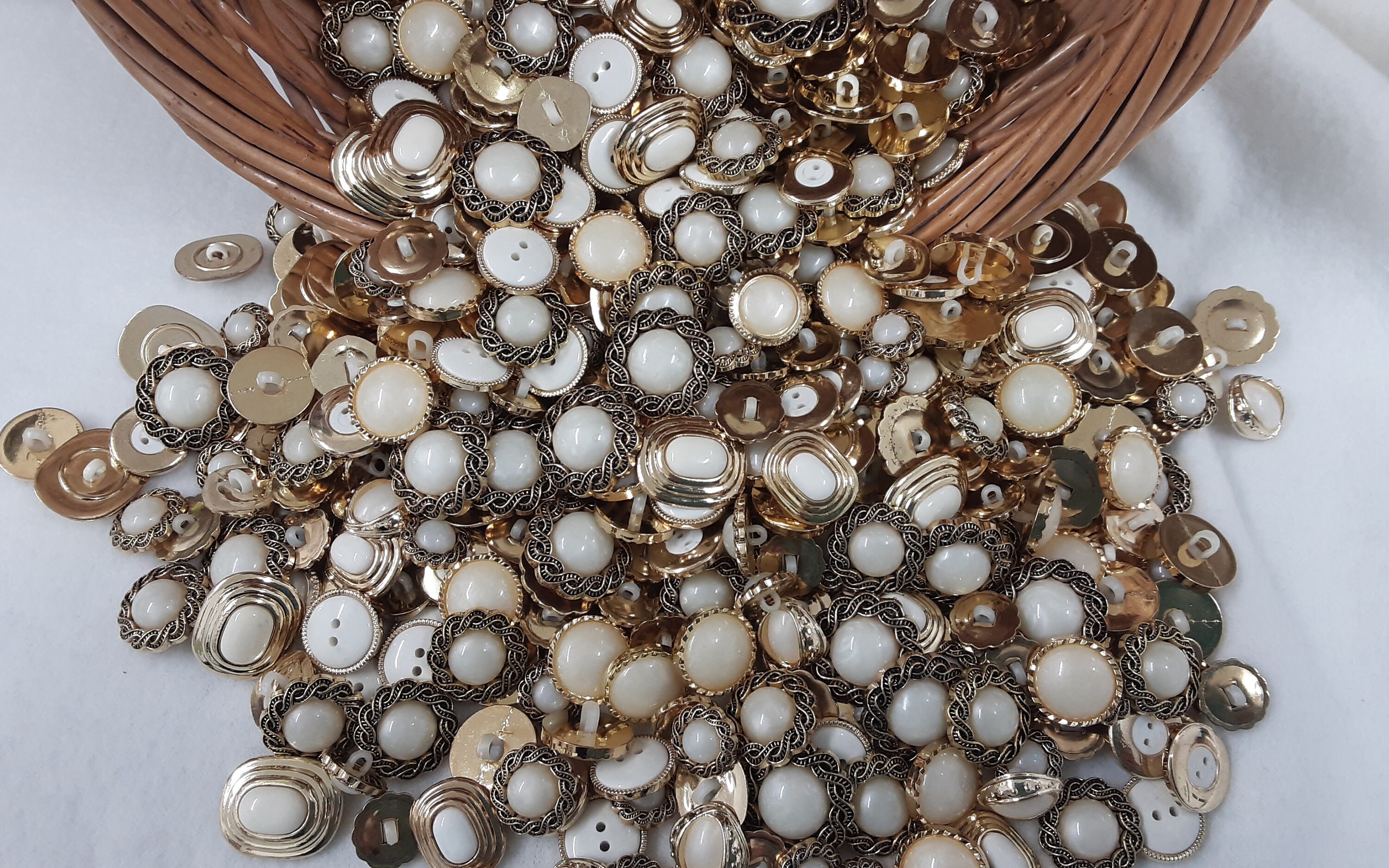 50g Vintage Style Buttons. Choice of Colour Mixes. Random Shapes - Etsy UK
