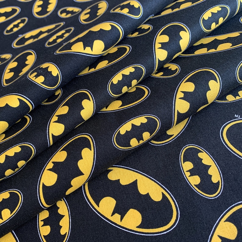 Batman Logo Toss Cotton Fabric, Bat Signal, DC Comics - Etsy