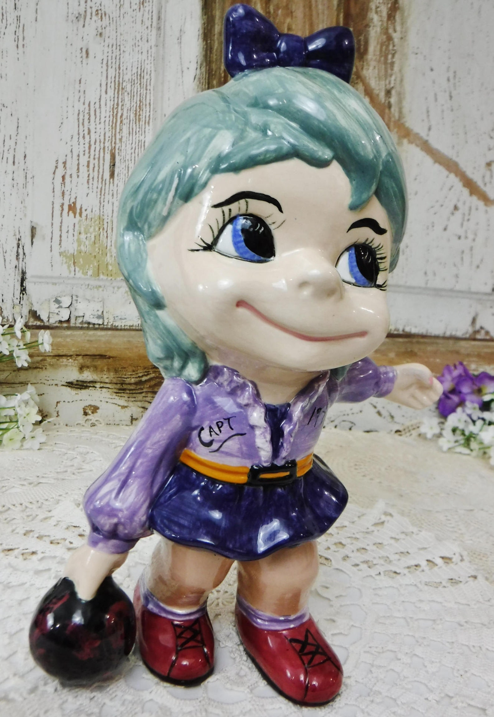 70s Vintage Bowling Figurine-big Eye Smiling Girl/lady Bowler - Etsy
