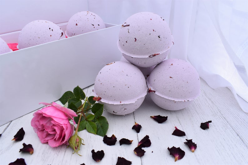 Relaxing Rose Bath Bombs X 4. Bath Bomb Gift Set. Handmade by Fizzy ...