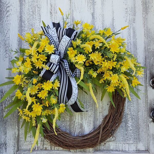 Daisy Wreath - Etsy