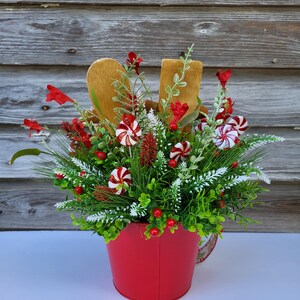Festive Gingerbread Arrangement, Gingerbread Bakers Centerpiece ...