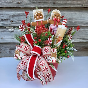 Festive Gingerbread Arrangement, Gingerbread Bakers Centerpiece ...