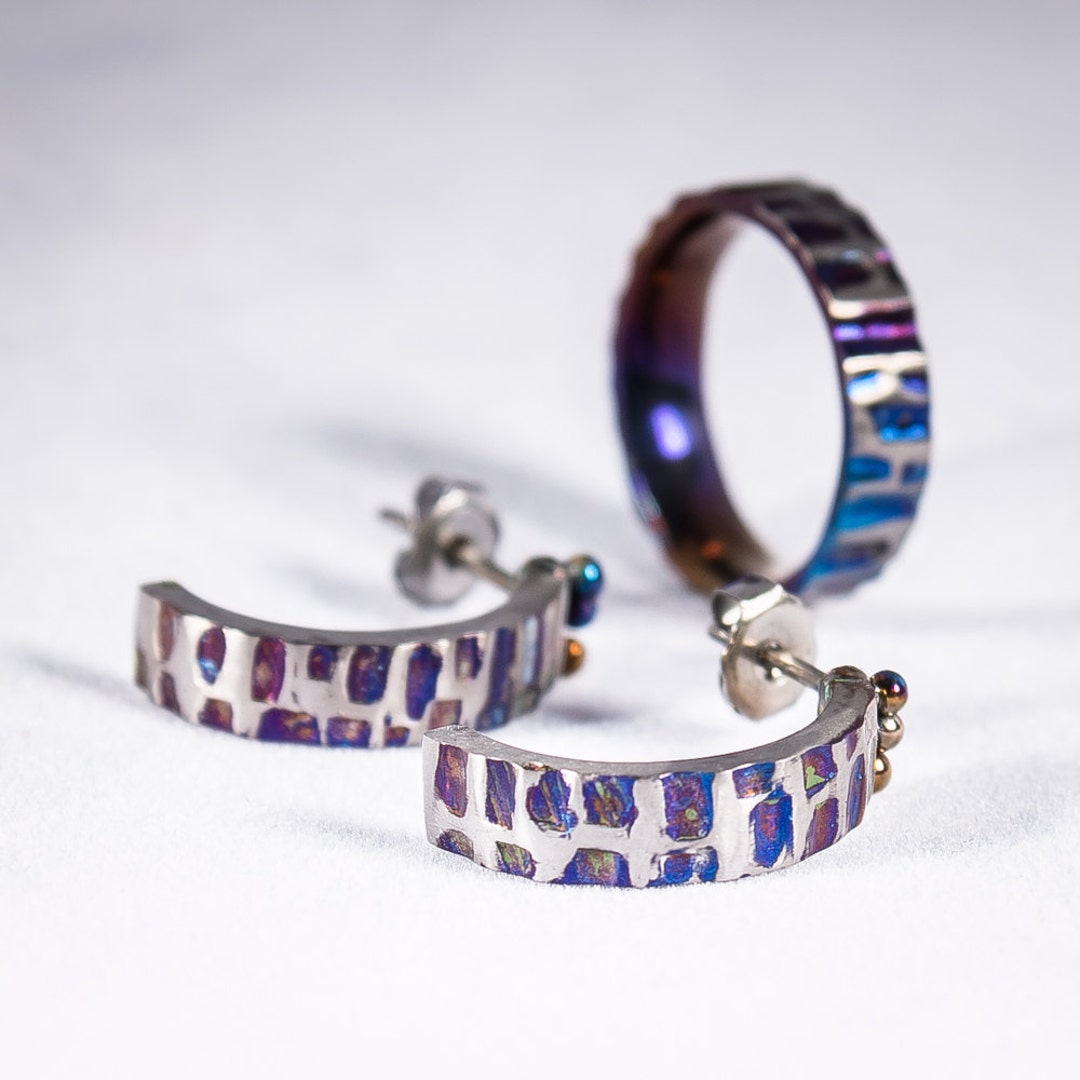 Deep & Purple. Titanium Jewelry Set Earrings and Ring Textured Colored ...