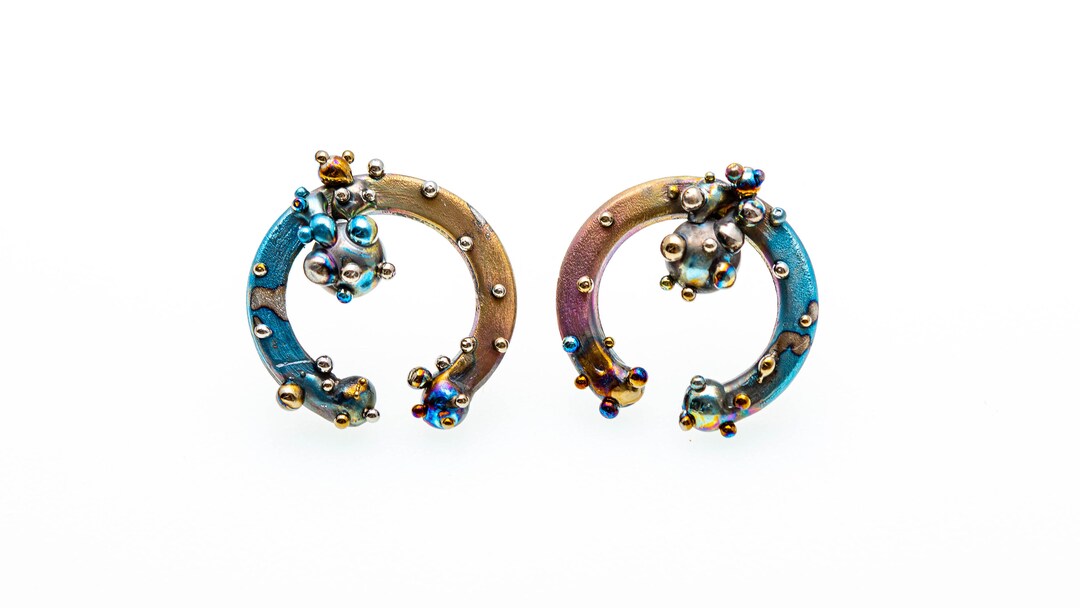 Titanium Statement Stud Earrings - Hypoallergenic Horseshoe Earrings ...