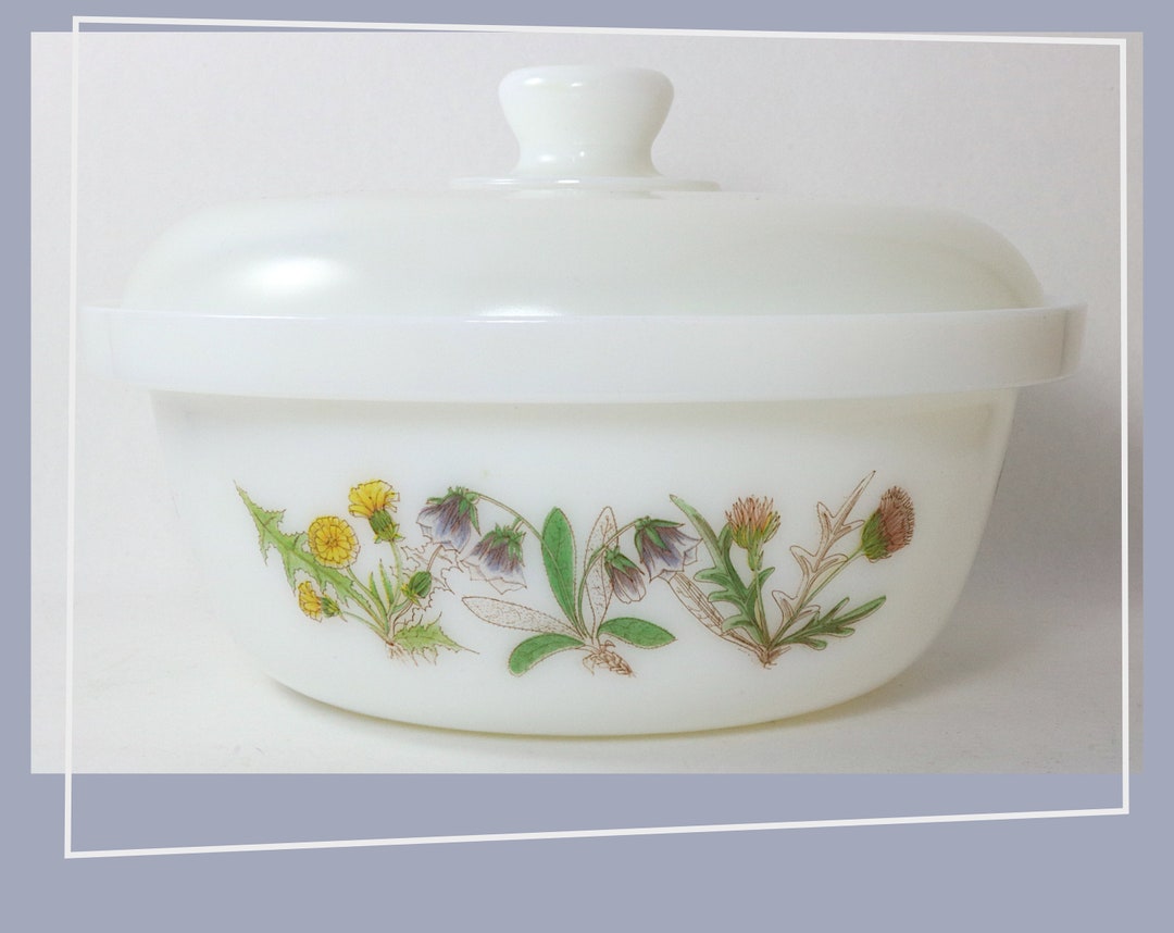 Arcopal France Round Casserole Dish With Lid 1960s 1970s Pattern Fleur ...