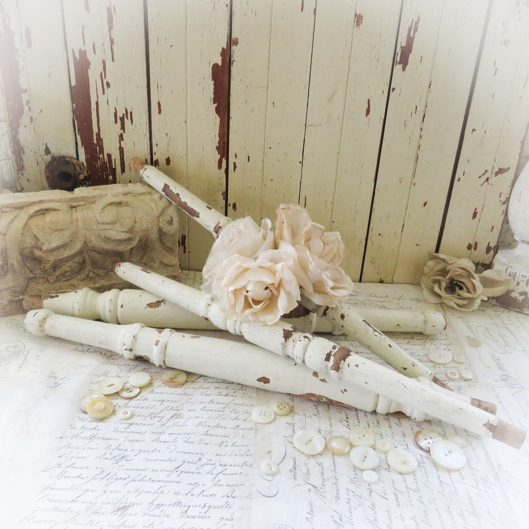 Vintage Salvage Wood Chair Spindles Set of 4 Chippy White Painted ...