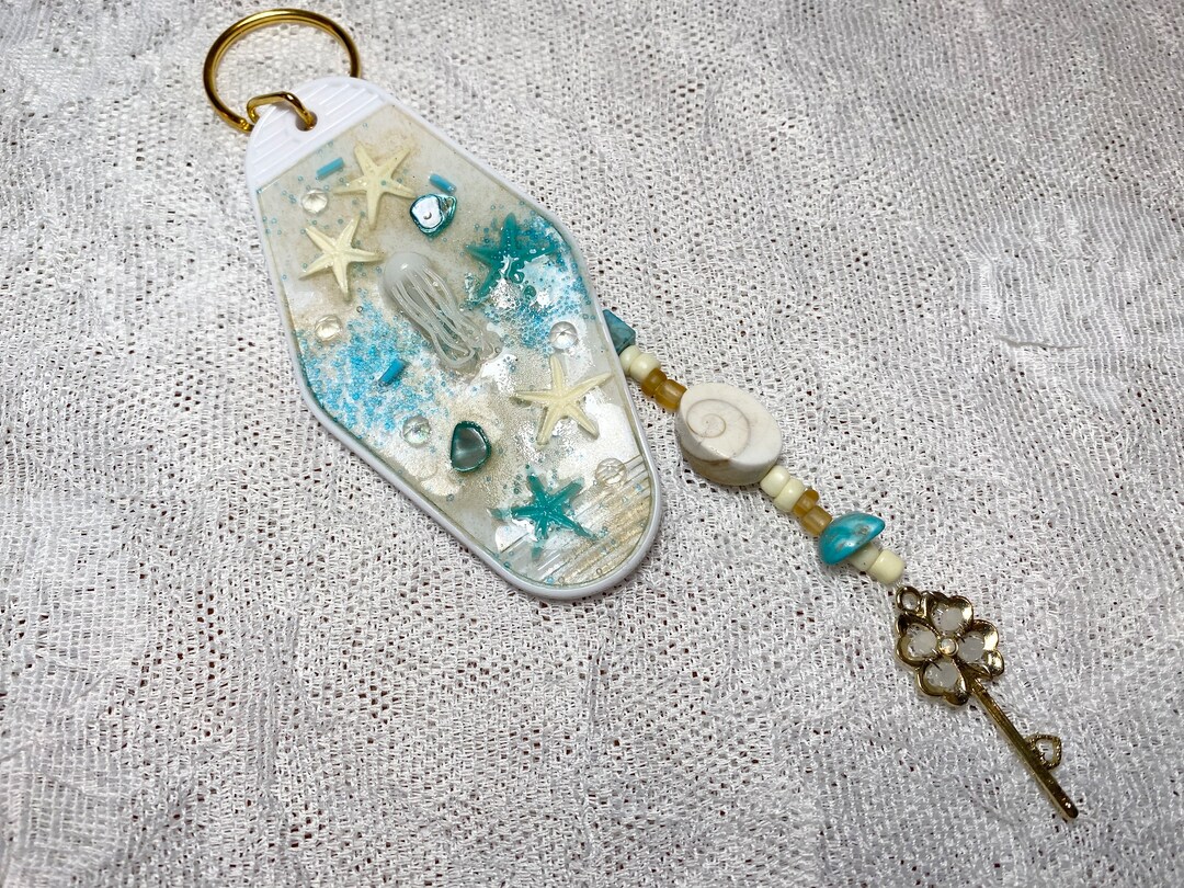 Handmade Resin Beach Vibe Keychain With Starfish, Sand and Glitter ...