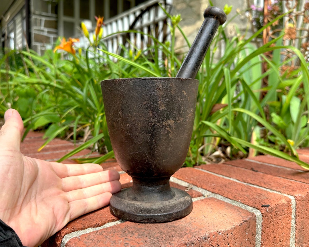 LARGE Antique Cast Iron Mortar and Pestle 1700s - 1800s 9 LBS Primitive Americana Home Decor ...