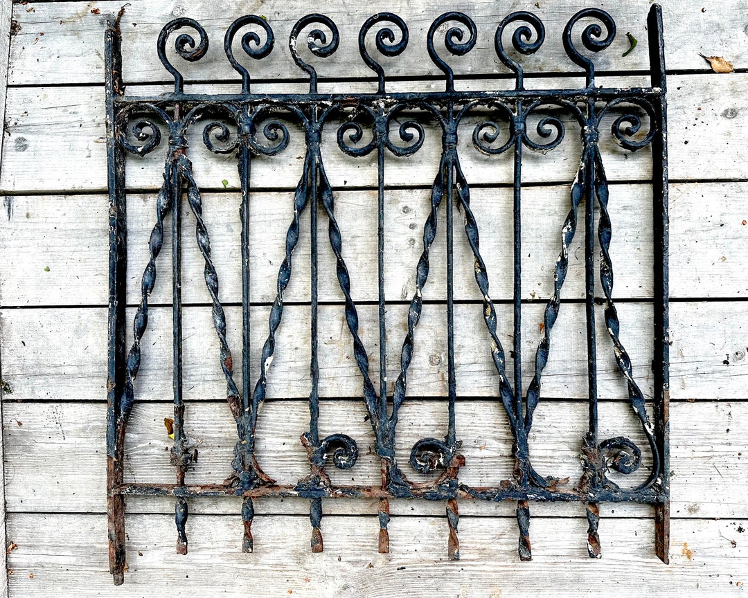Antique Wrought Iron Heart Gate: Victorian Garden Decor (27''x27'') - Etsy