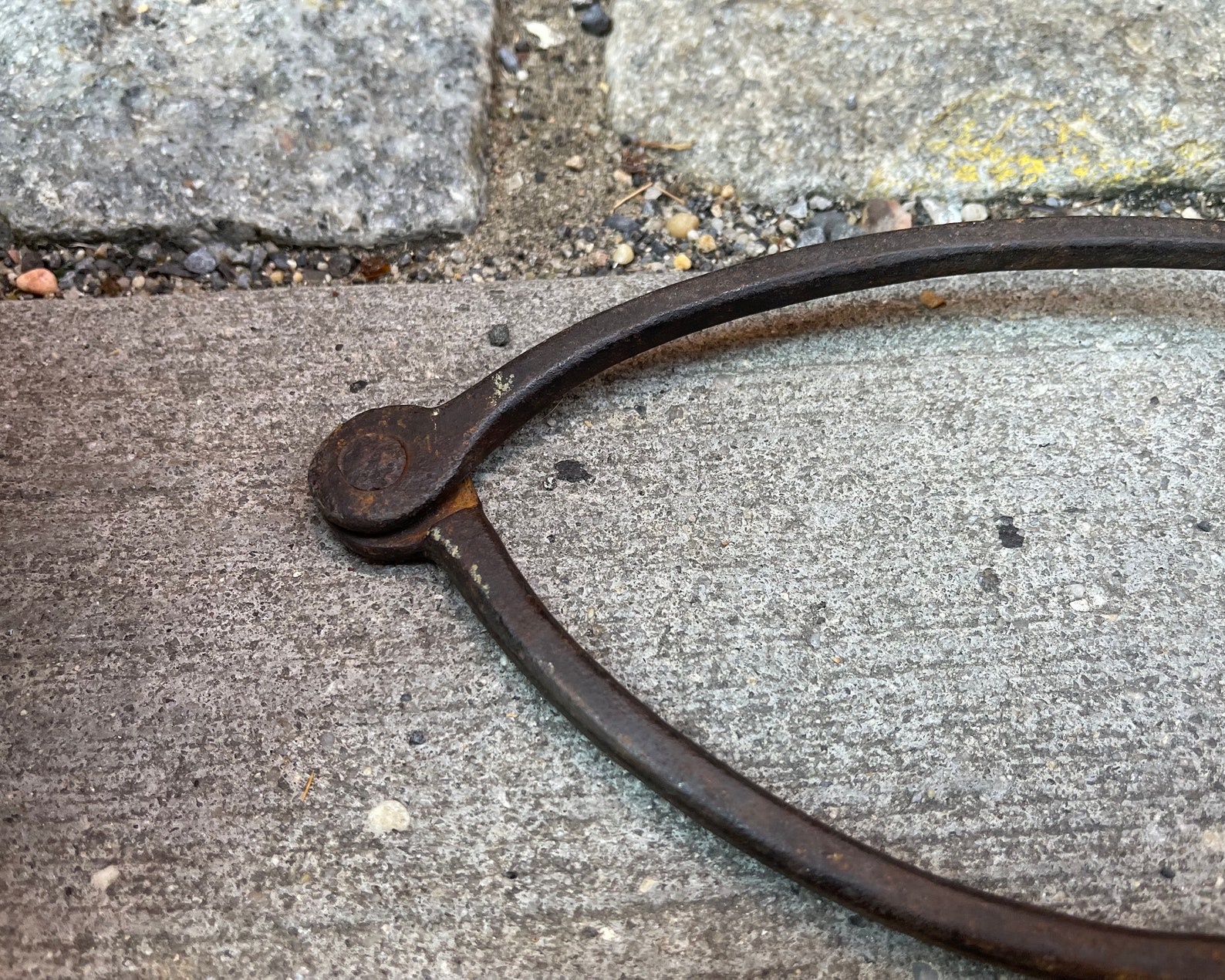 Antique Cast Iron Cauldron With Hanger Vintage Footed Cauldron - Etsy