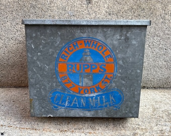 Antique Galvanized Milk Box CLOVER FARMS DAIRY Metal Cooler Milk Man ...