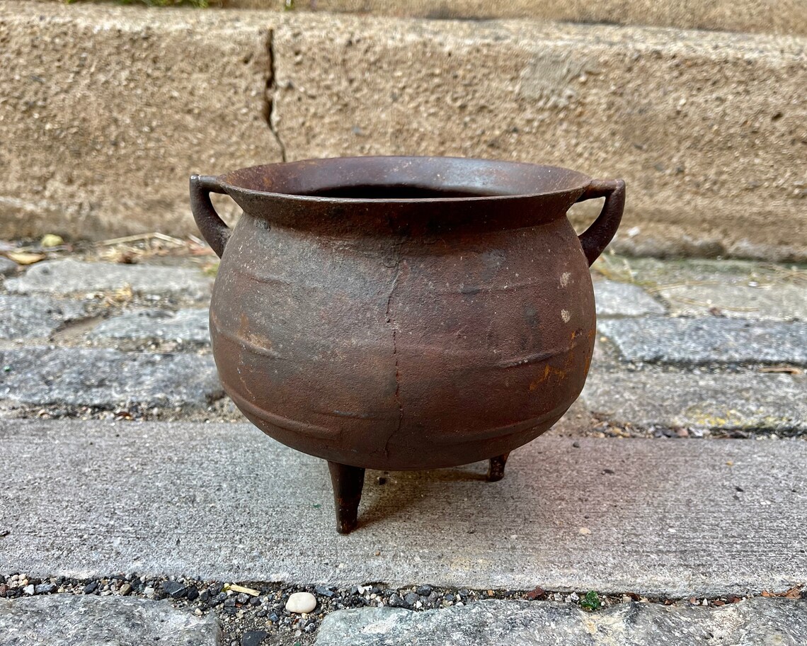 Antique Cast Iron Cauldron With Hanger Vintage Footed Cauldron | Etsy
