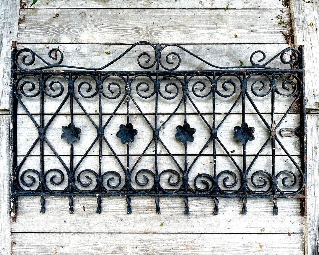 Antique Wrought Iron Heart Gate: Victorian Garden Decor (39.5x25) - Etsy