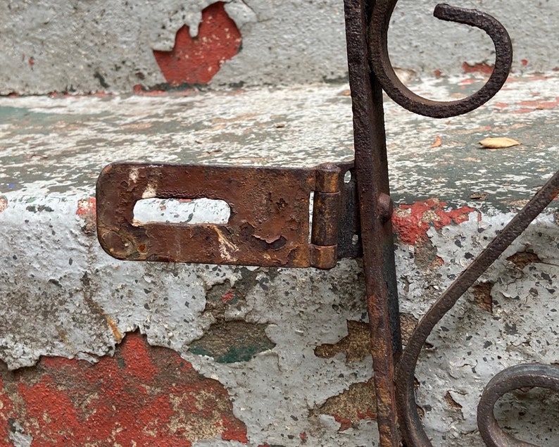 Antique Wrought Iron Heart Gate: Victorian Garden Decor (26x19) - Etsy