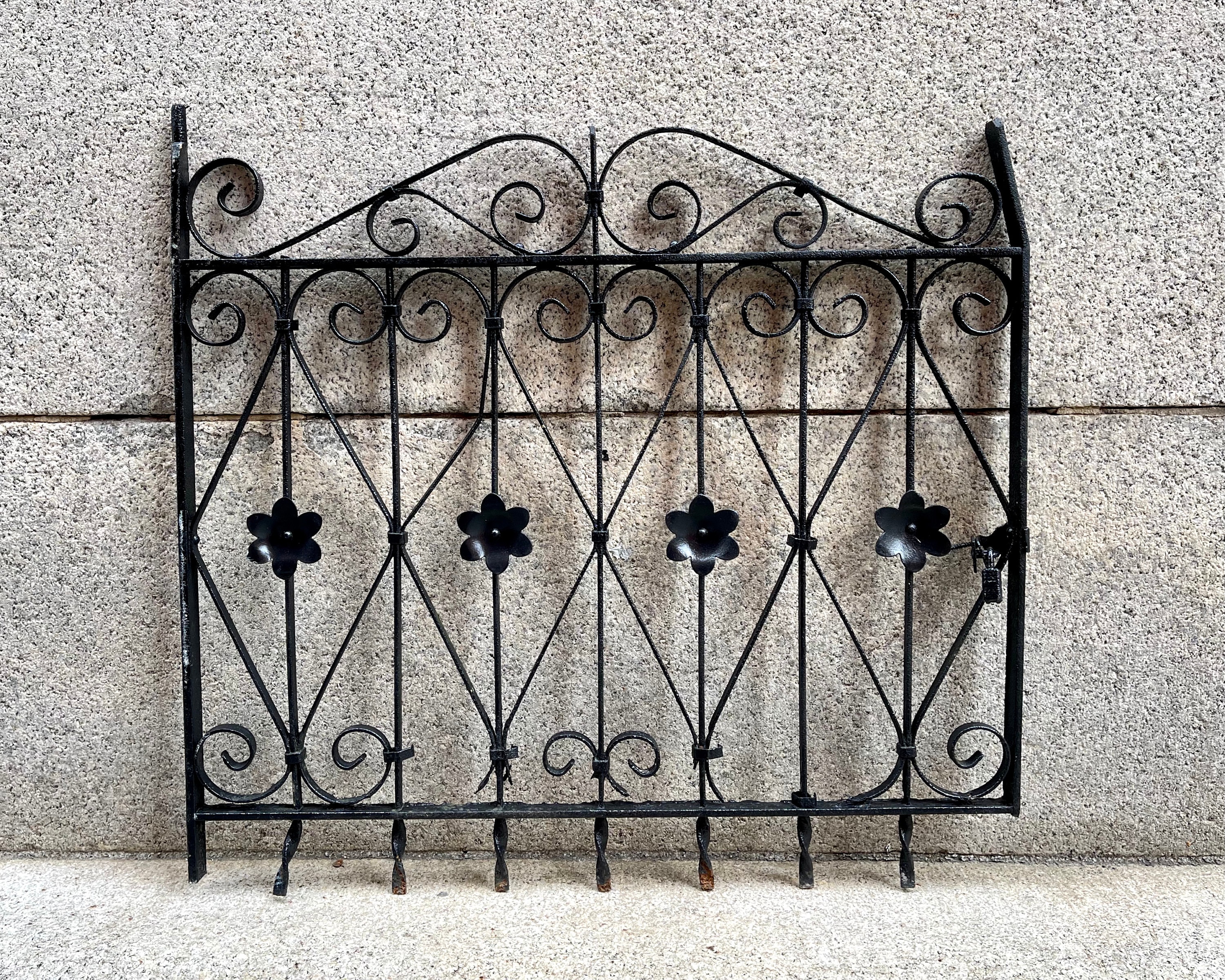 Cast iron gate store