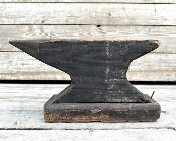 Wooden anvil store
