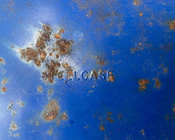 Metal Trash Can Texture