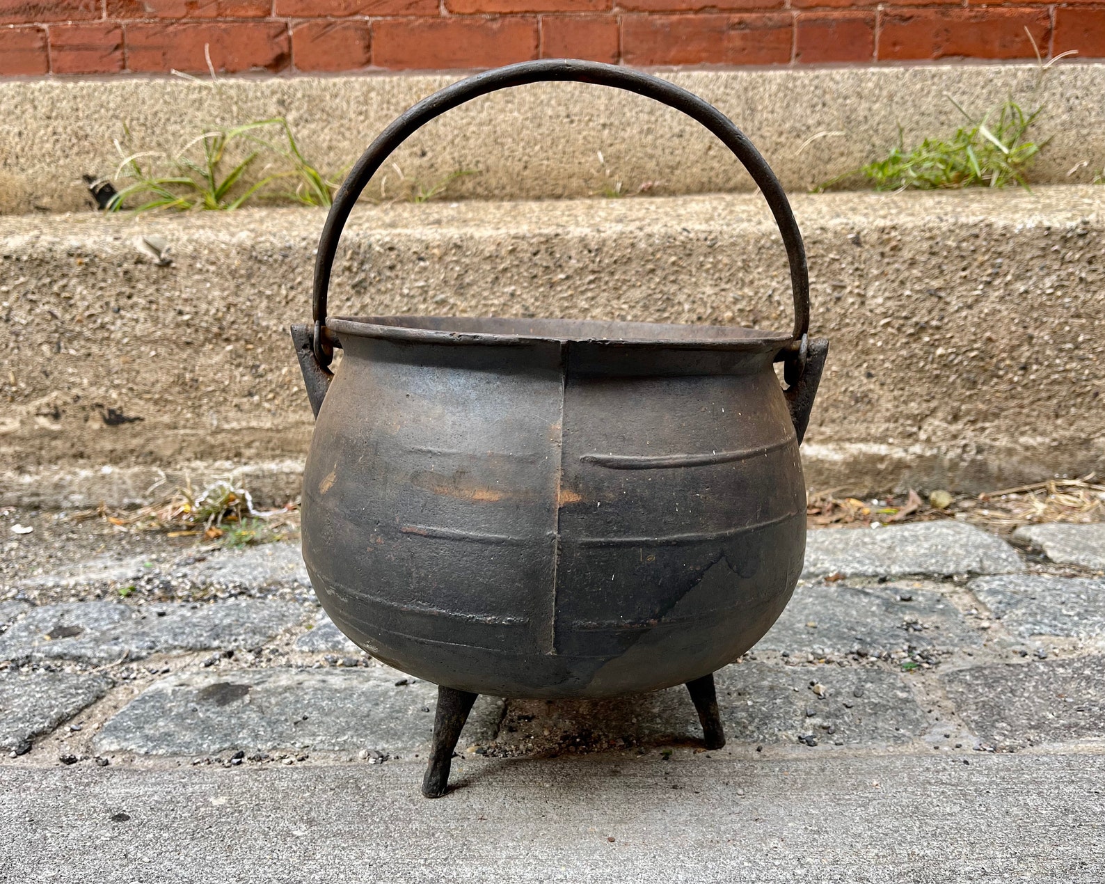 Antique Cast Iron Cauldron Vintage Footed Cauldron With Gate - Etsy