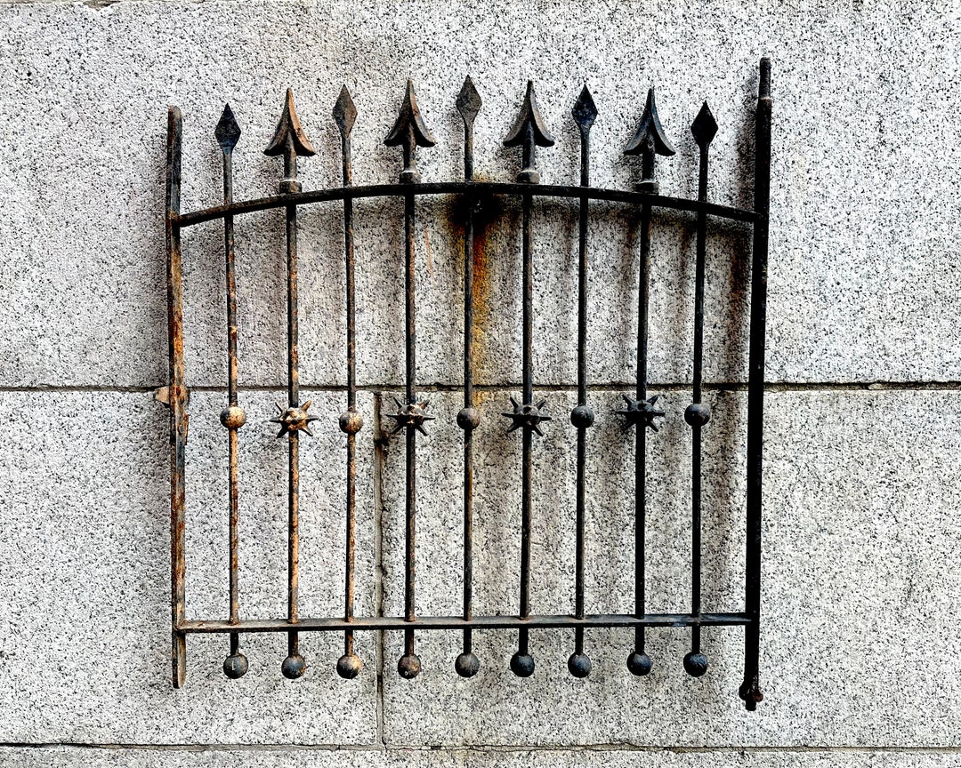 Antique Cast Iron Spiked Gate Spiked Balls Victorian Home - Etsy