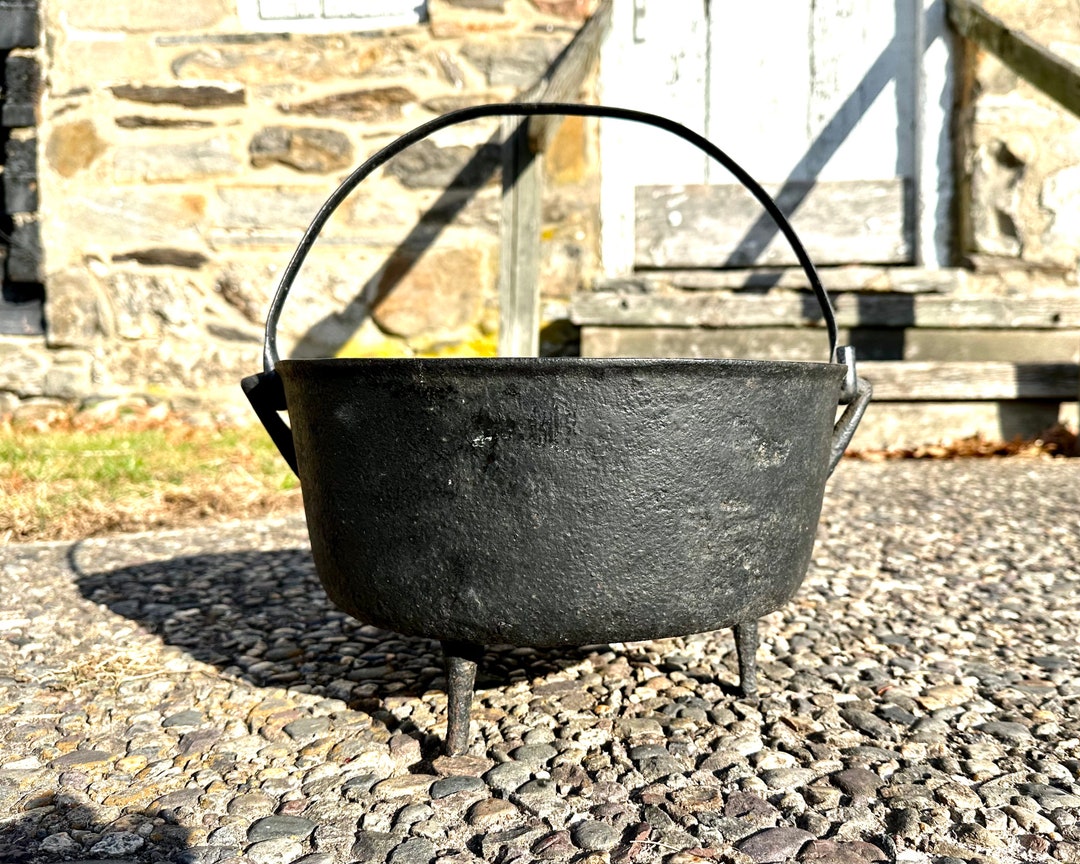 Antique Cast Iron Cauldron Vintage Footed Cauldron With Gate Mark ...