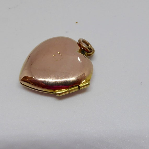 Vintage gold heart shaped locket - Gem