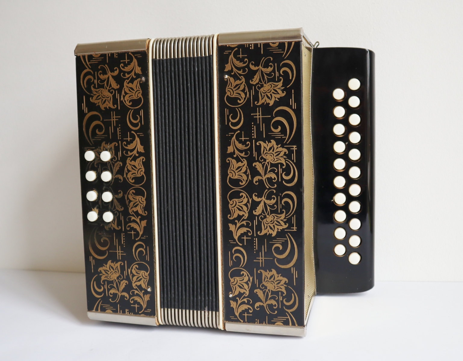Weltmeister 2 Row Diatonic Button Accordion Melodeon C-F Vienna Style ...