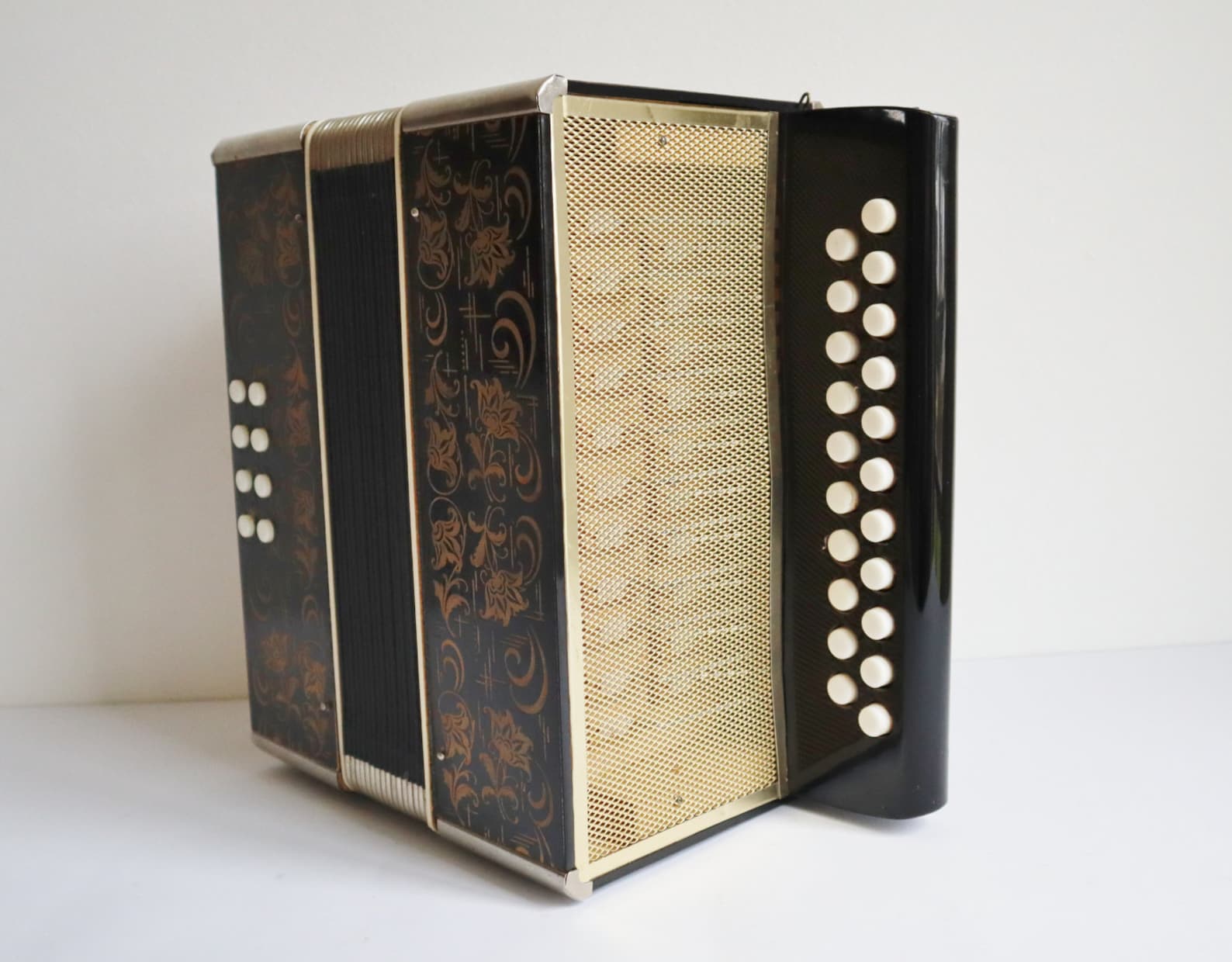 Weltmeister 2 Row Diatonic Button Accordion Melodeon C-F Vienna Style ...