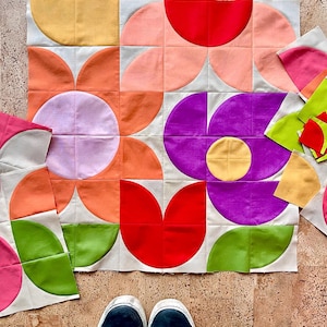 Bloomin' Lot Quilt Pattern PDF Download – Modern Flower Quilt - Etsy