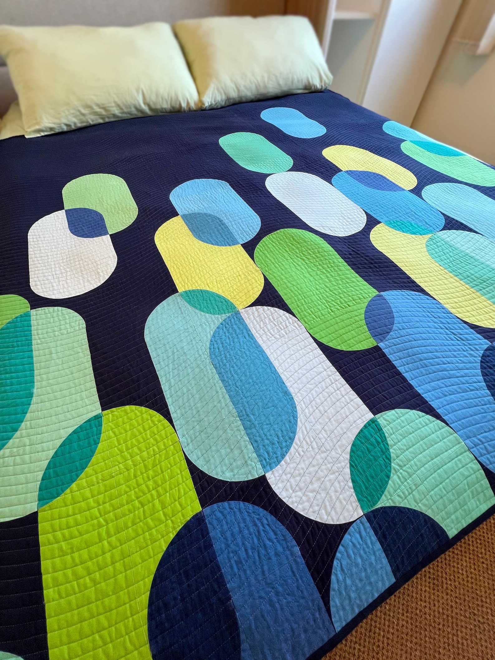 Surfacing Quilt Pattern PDF Download – Modern Drunkard's Path Quilt - Etsy