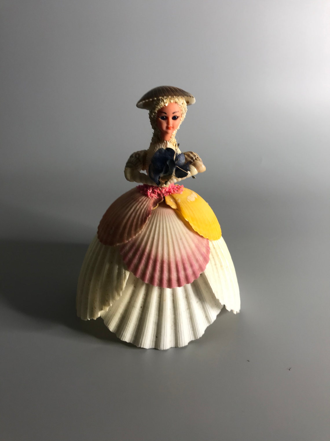 French Vintage Seashell Decoration Lady Dressed for Wedding Design ...