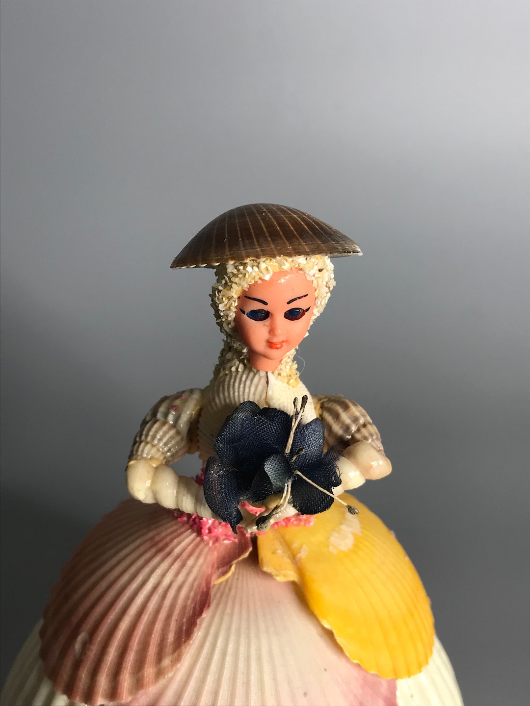French Vintage Seashell Decoration Lady Dressed for Wedding Design ...