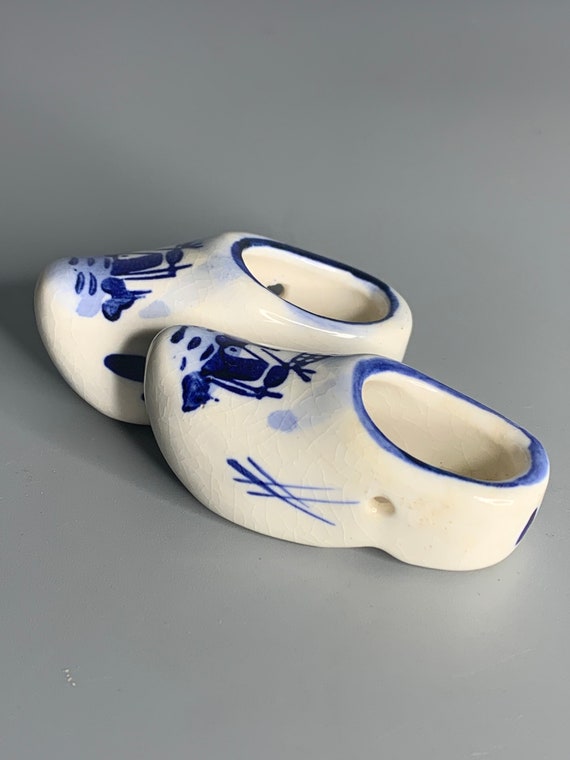 Holland vintage ceramic pottery miniature clog shoes - Gem