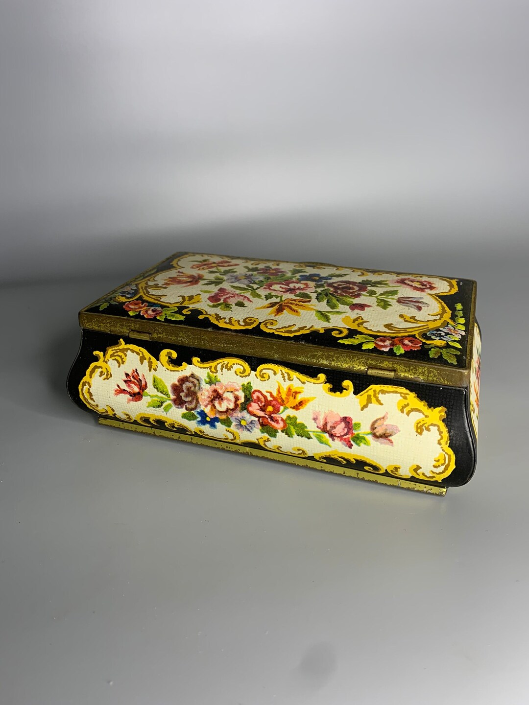 French Vintage Tin Can Knick Knack Box Flower Design Coffret Hollandais ...