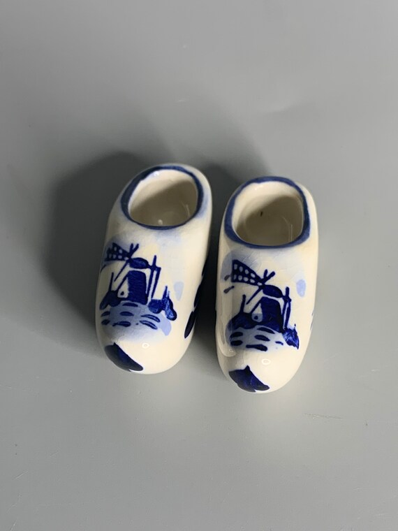 Holland vintage ceramic pottery miniature clog shoes - Gem