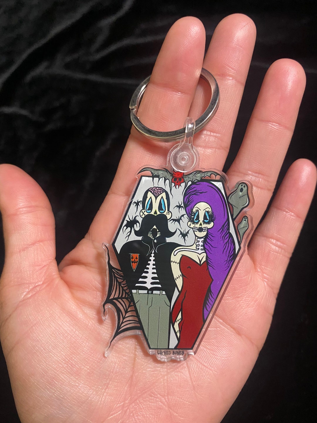 Amor A La Macabre Keychain - Etsy