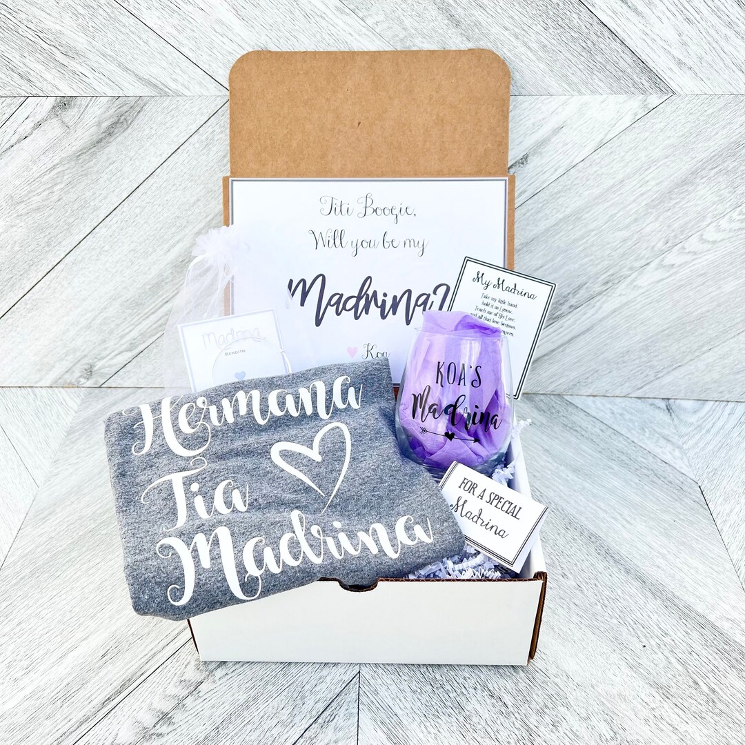 Personalized Madrina Gift Box: Wine Glass, T-shirt & Bracelet - Etsy