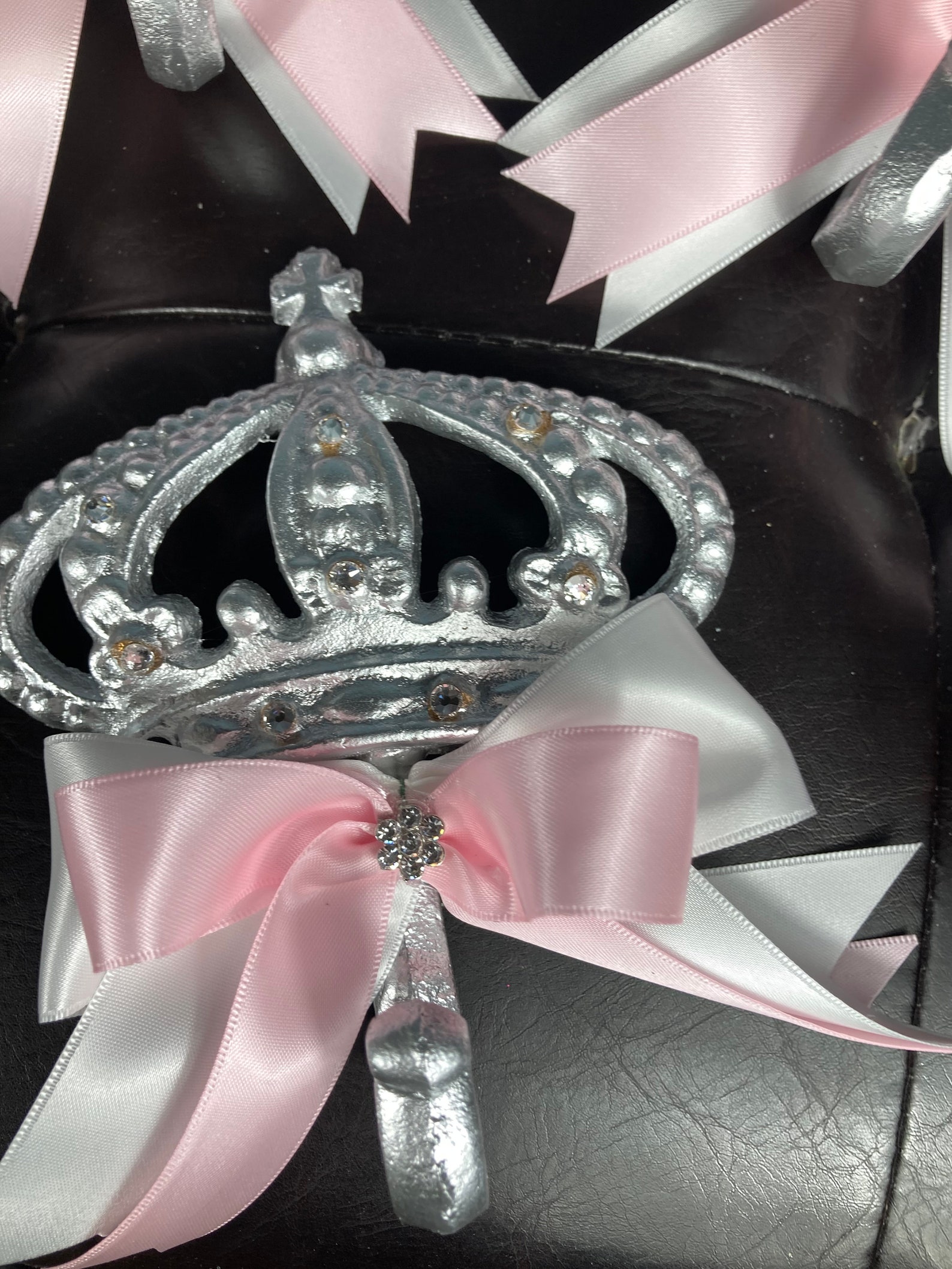 Crown Hooks (4pc Asst), Crowns, Crown Centerpieces, Crown Decorations ...