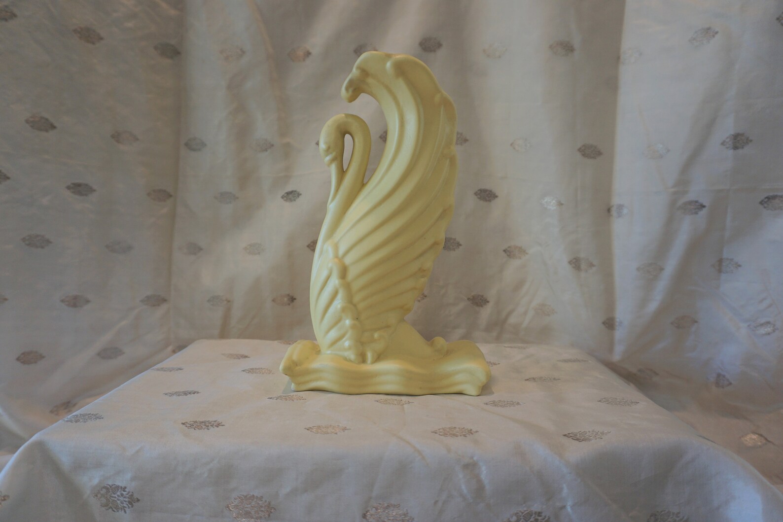 Mid-century Modern Yellow Swan in Rushes Vase, Vintage Vase - Etsy