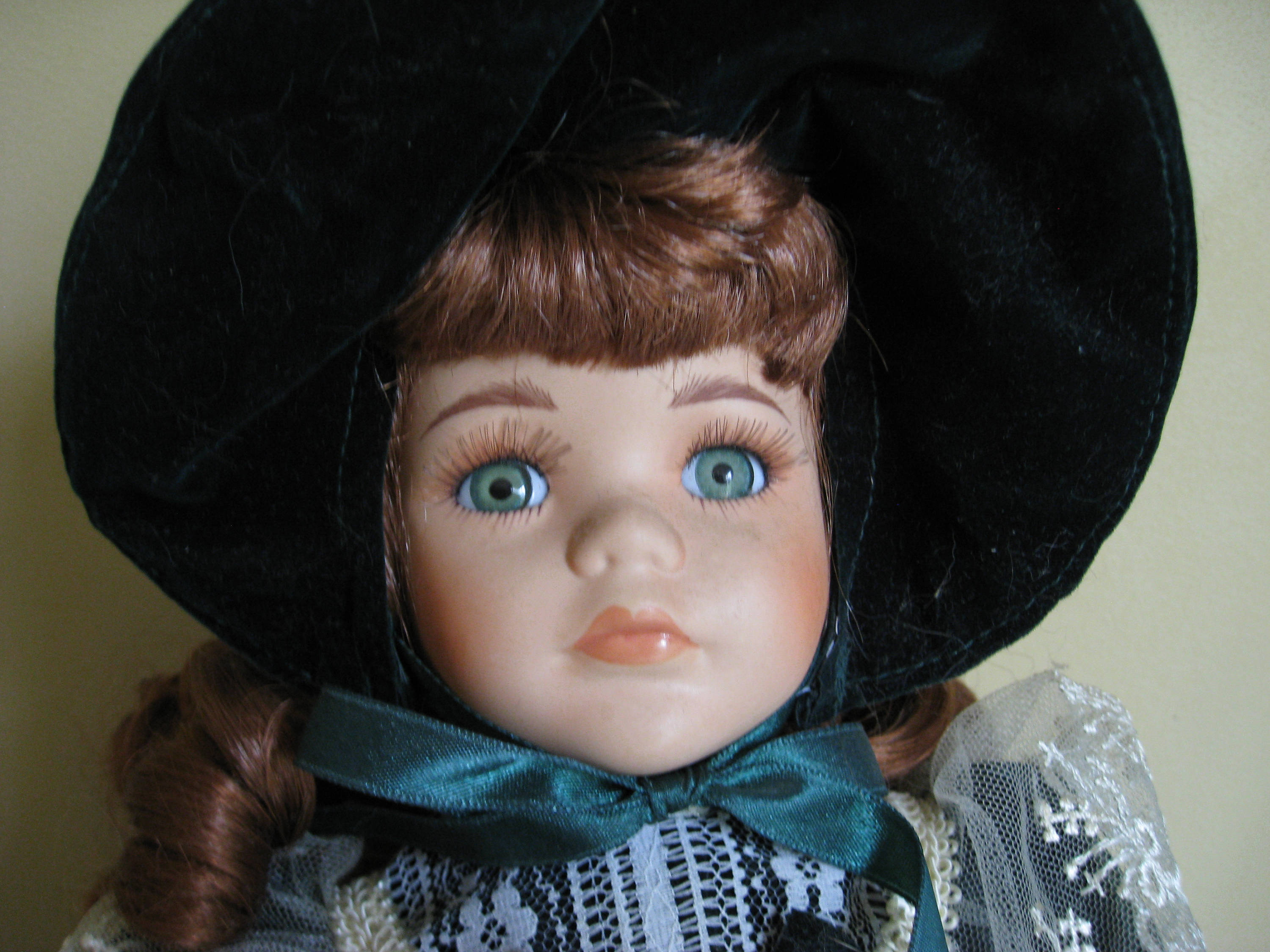 Colleen Doll's Instagram, Twitter & Facebook on IDCrawl