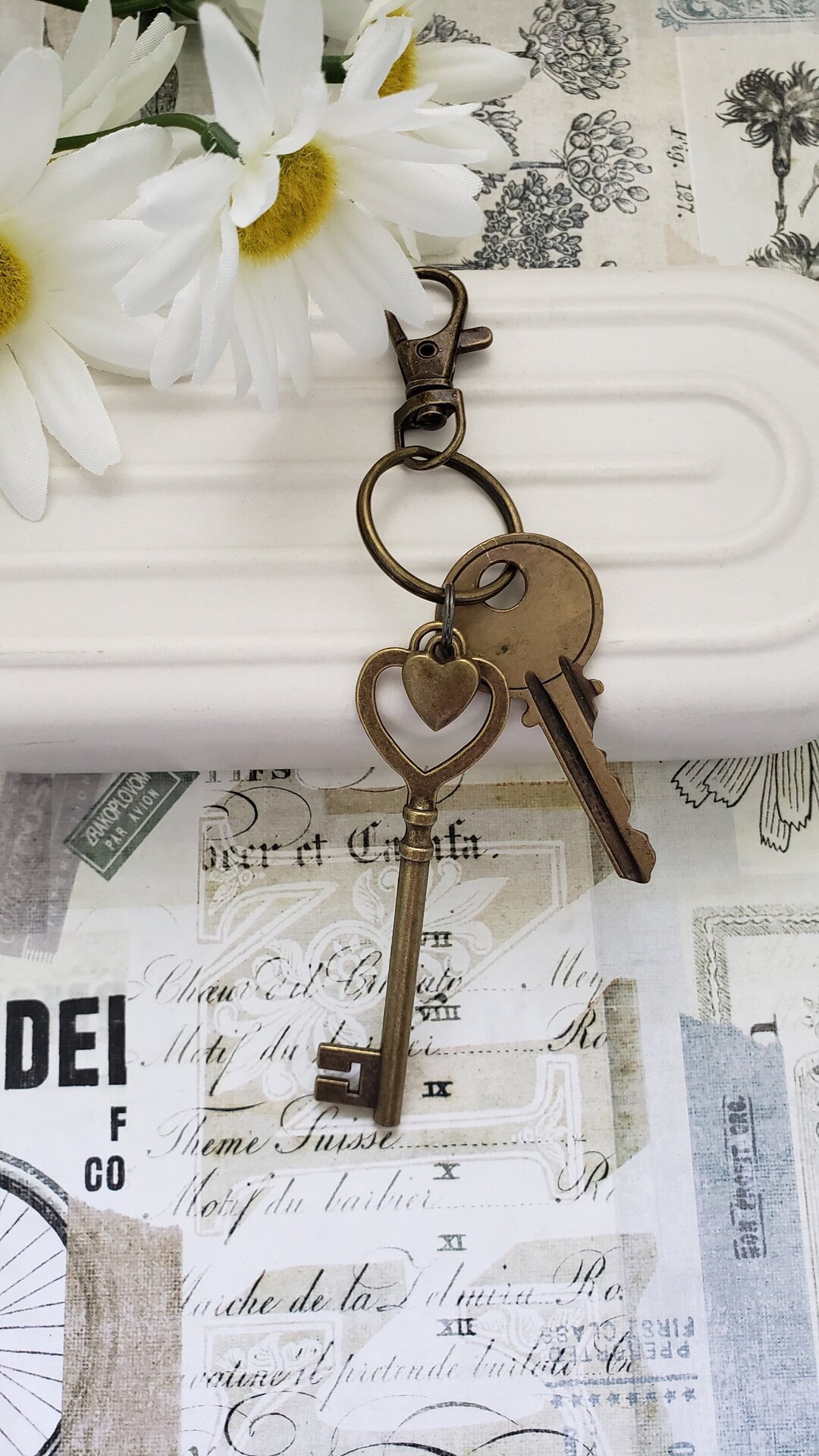 Vintage-style Skeleton Key Keychain, Two Heart Keychain, Antique Bronze ...