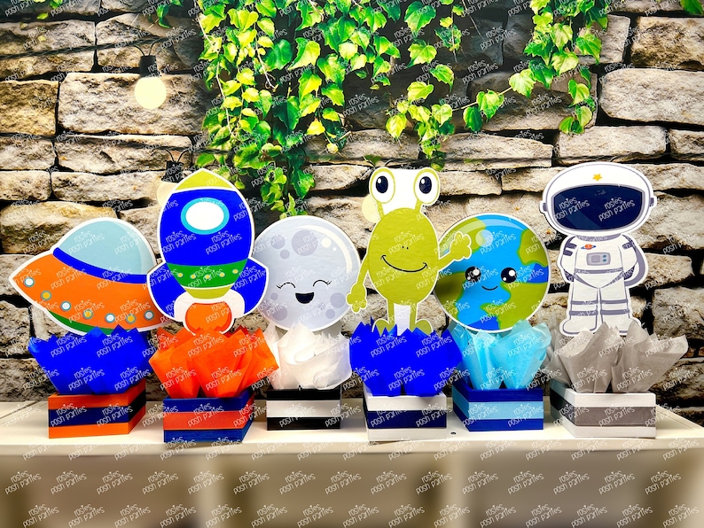 Outer Space Blast off Centerpiece Decoration Spaceship Outer Planets ...