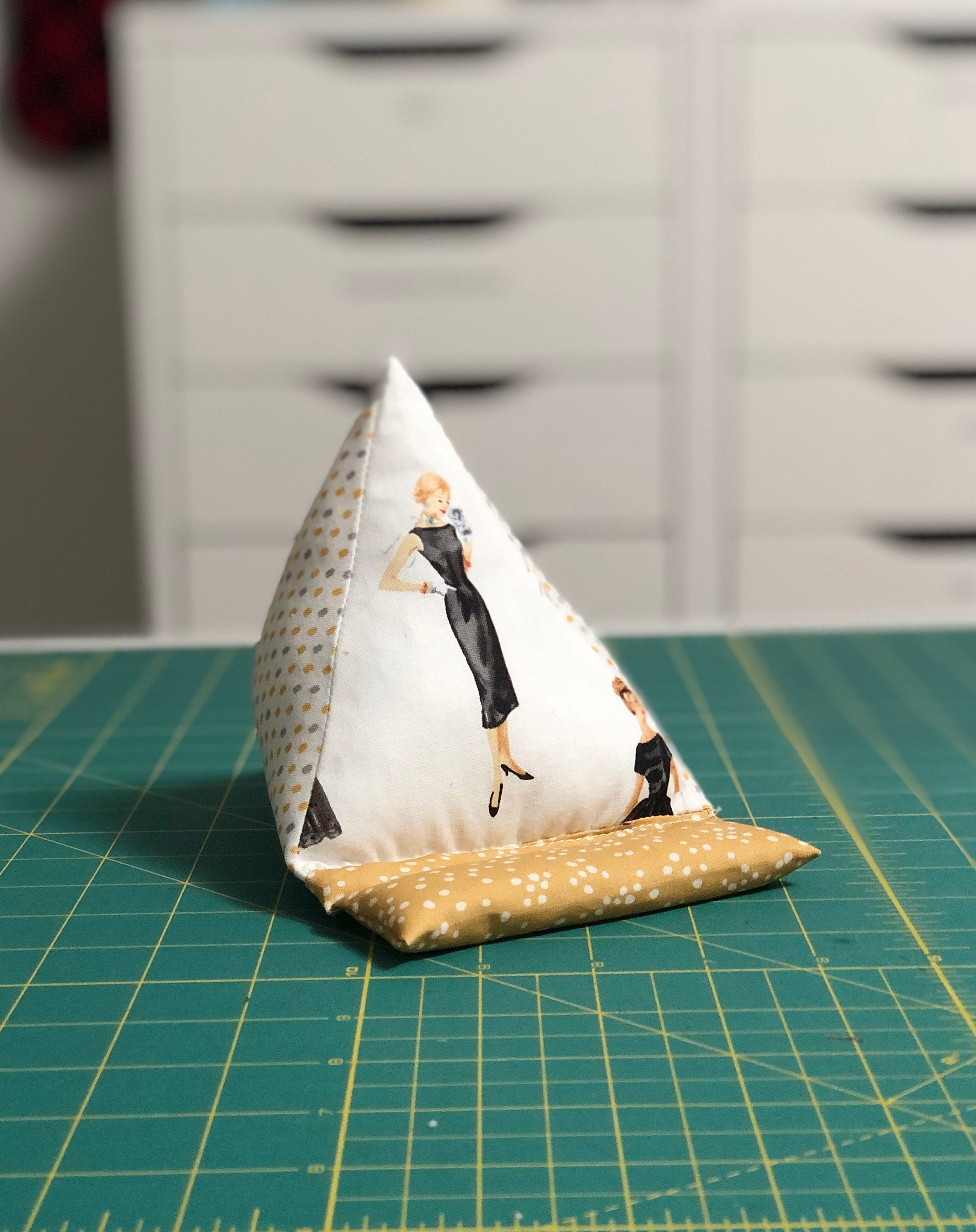 Phone Stand Pillow Sewing Pattern; PDF Instant Download | Www ...